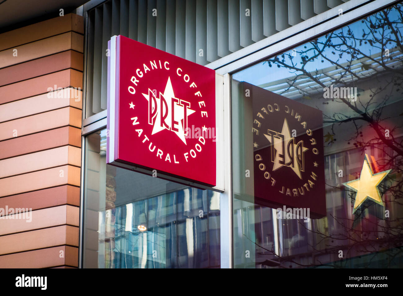 Pret a manger sign hi-res stock photography and images - Alamy