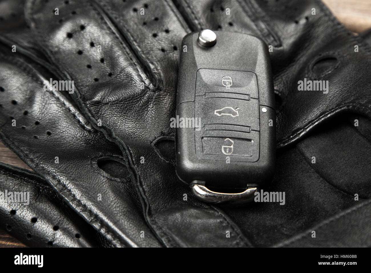 Car keys and driving gloves Stock Photo - Alamy