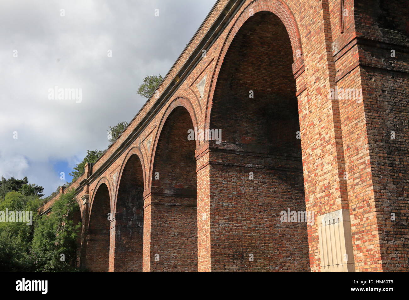 Victorian viaducts with arches and archways hi-res stock photography ...