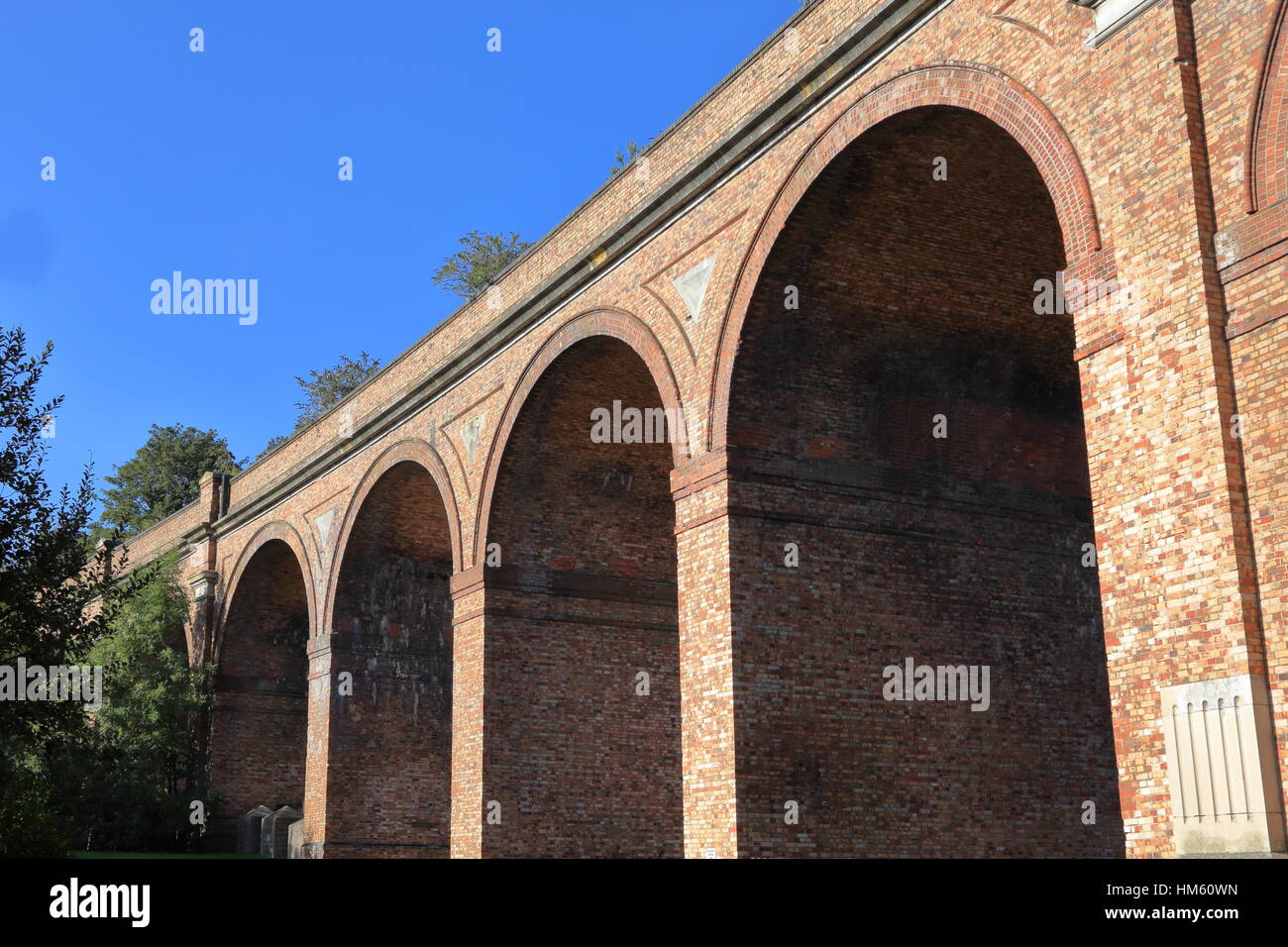 Victorian viaducts with arches and archways hi-res stock photography ...