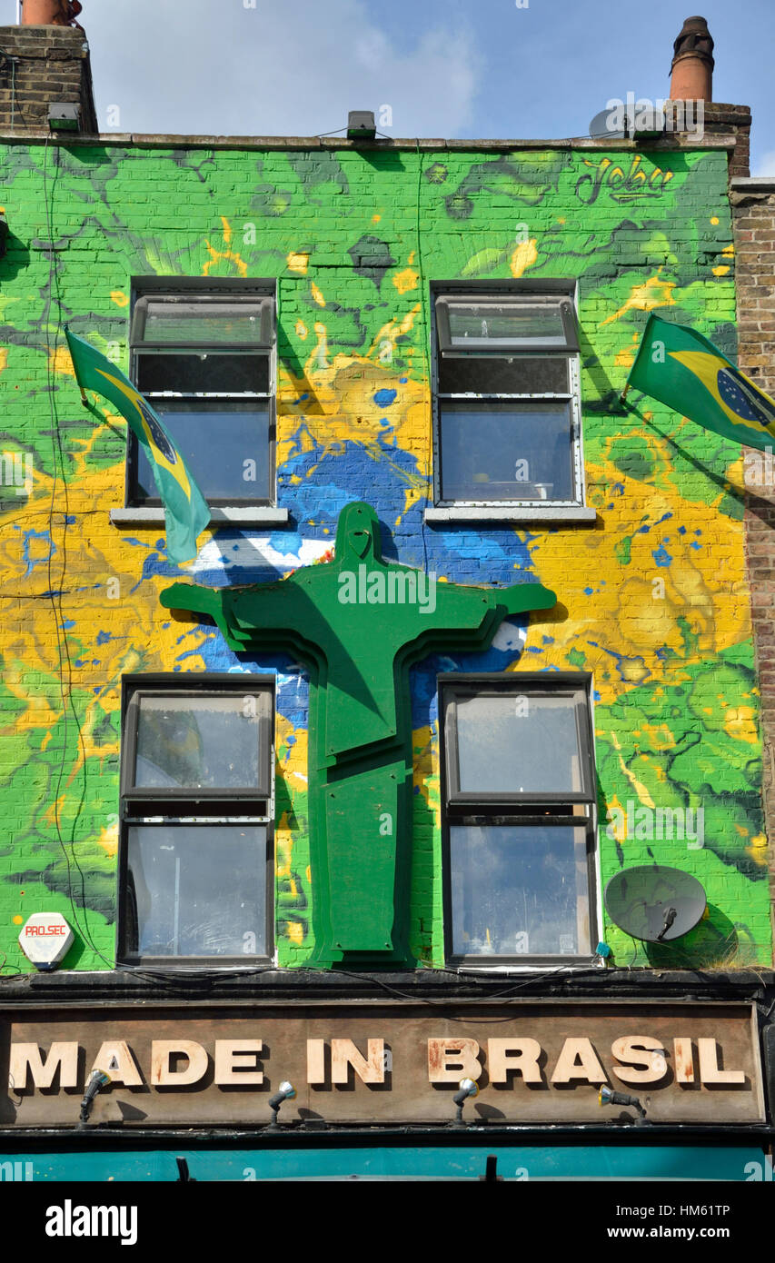 Bar exterior hi-res stock photography and images - Alamy