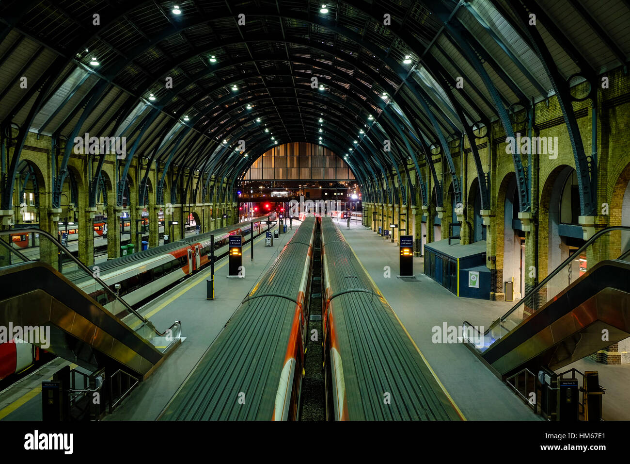 London, Kings Cross, Train Station Stock Photo - Alamy