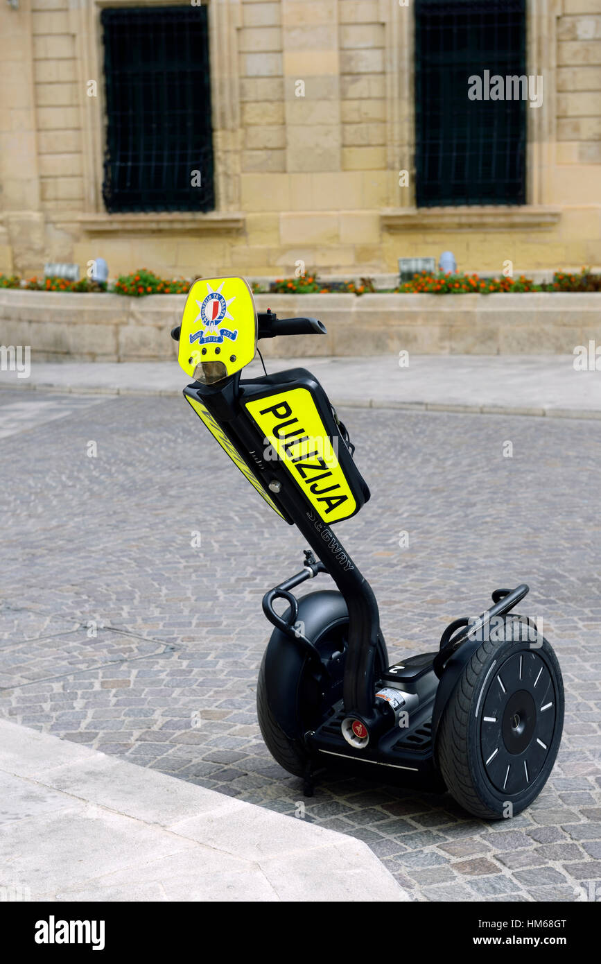 Police force hi-res stock photography and images - Alamy