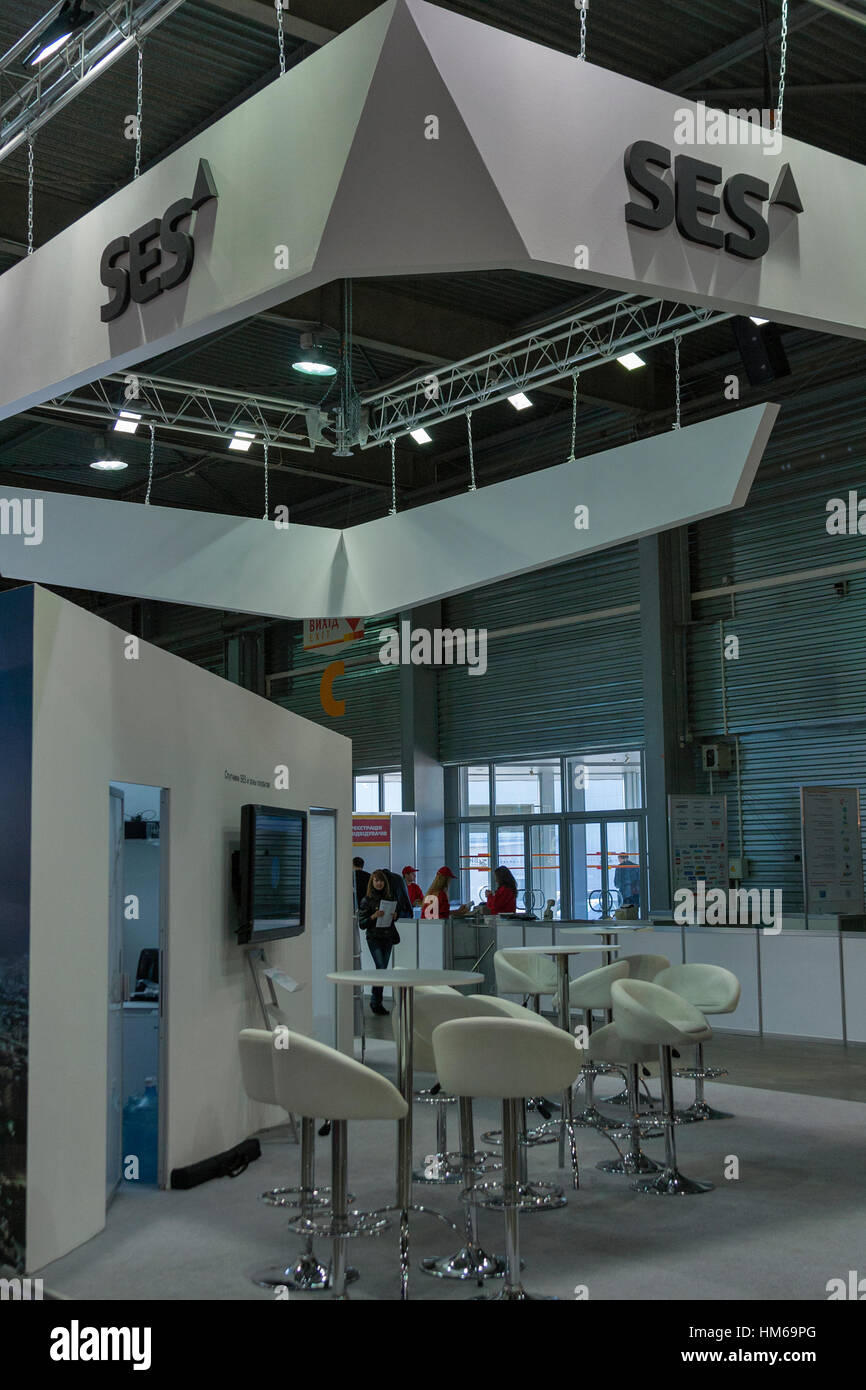 Satellite internet services hi-res stock photography and images - Alamy