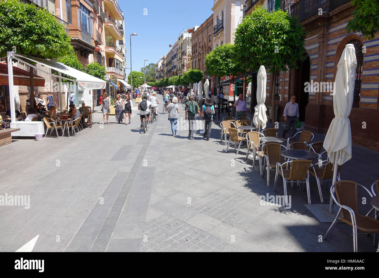 Triana street scene Stock Photo - Alamy