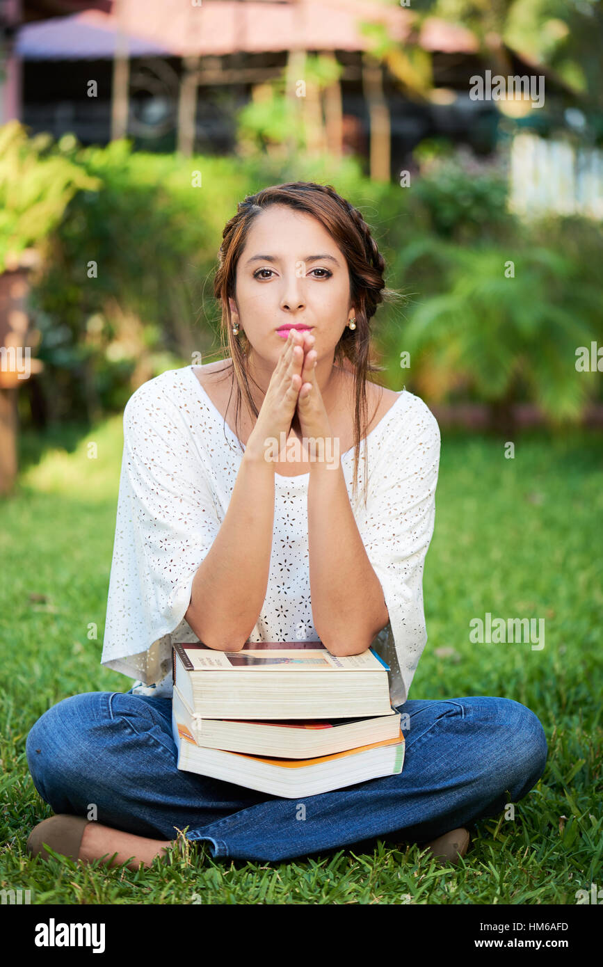 Girl thinking hi-res stock photography and images - Alamy