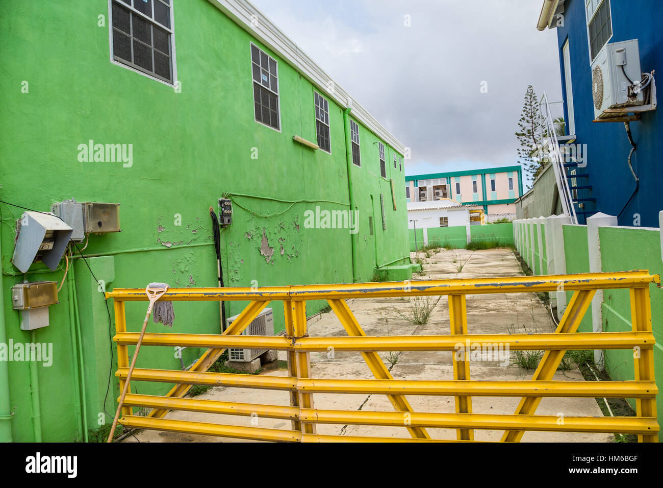 The yellow gate hi-res stock photography and images - Alamy