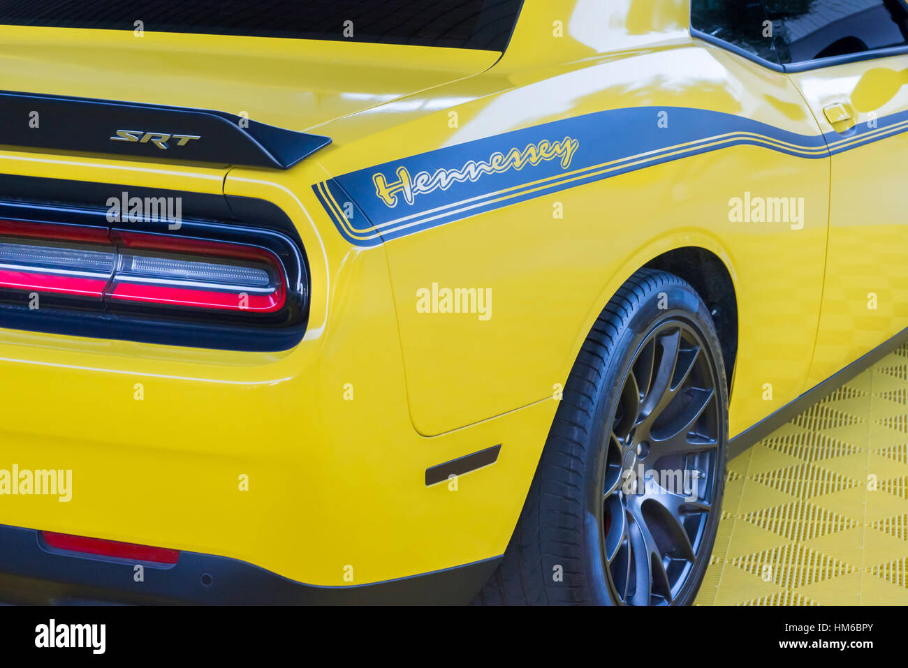 Dodge challenger srt hellcat hi-res stock photography and images - Alamy