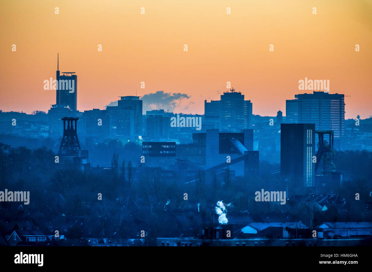 Essen skyline hi-res stock photography and images - Alamy