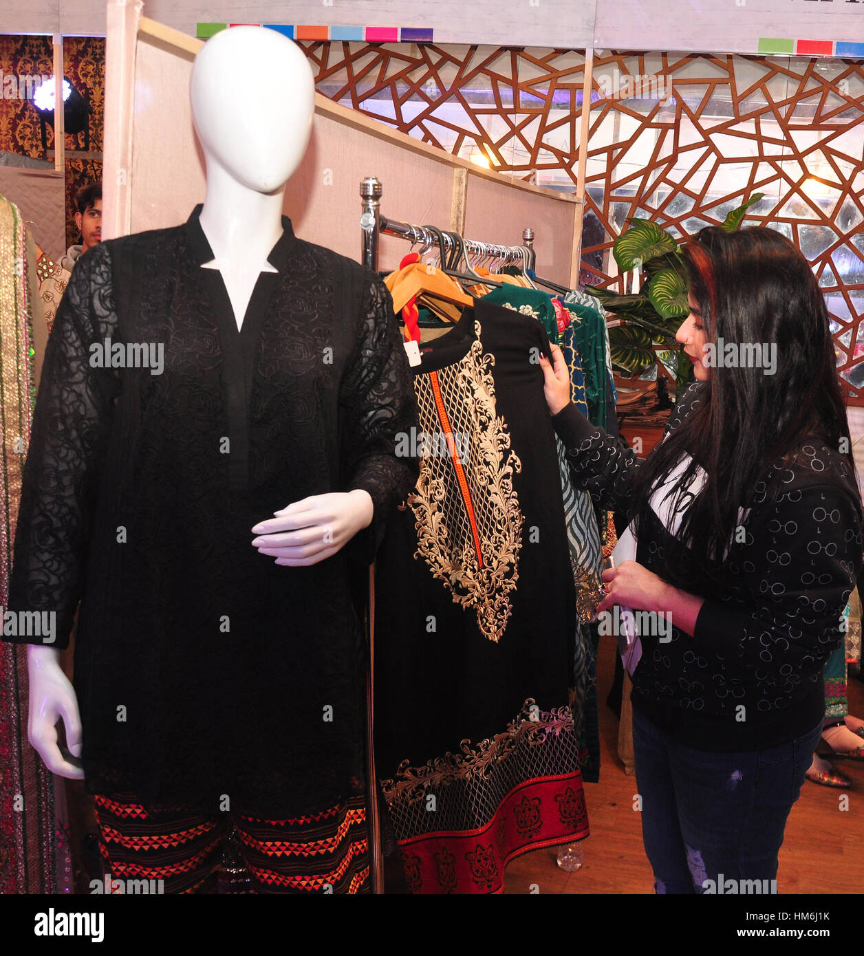 Pakistani people visit the stalls during Fashion and Life Style ...