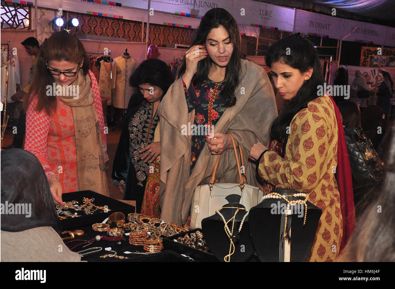Pakistani people visit the stalls during Fashion and Life Style ...