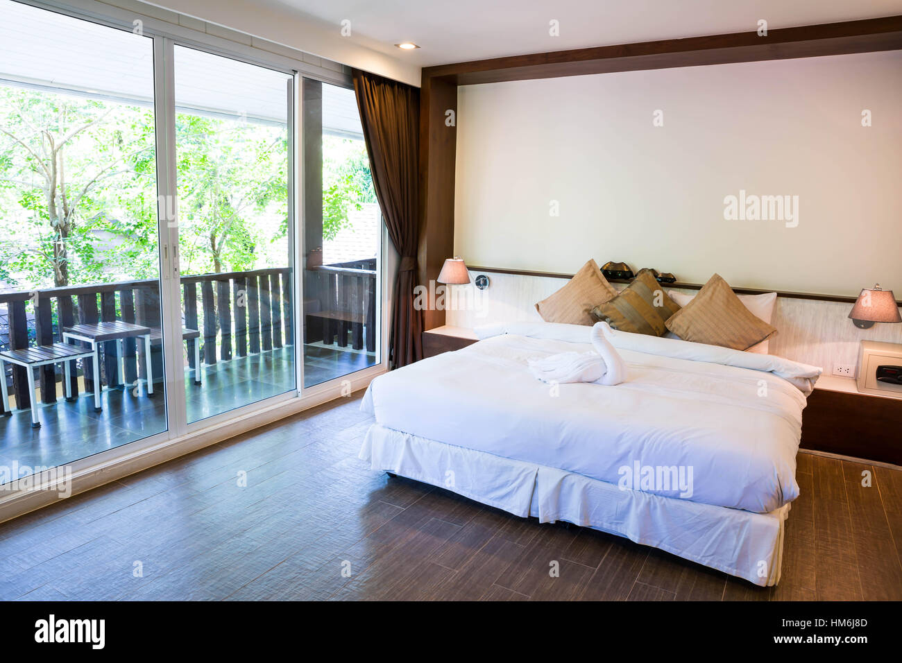 Interior of modern comfortable hotel room Stock Photo - Alamy