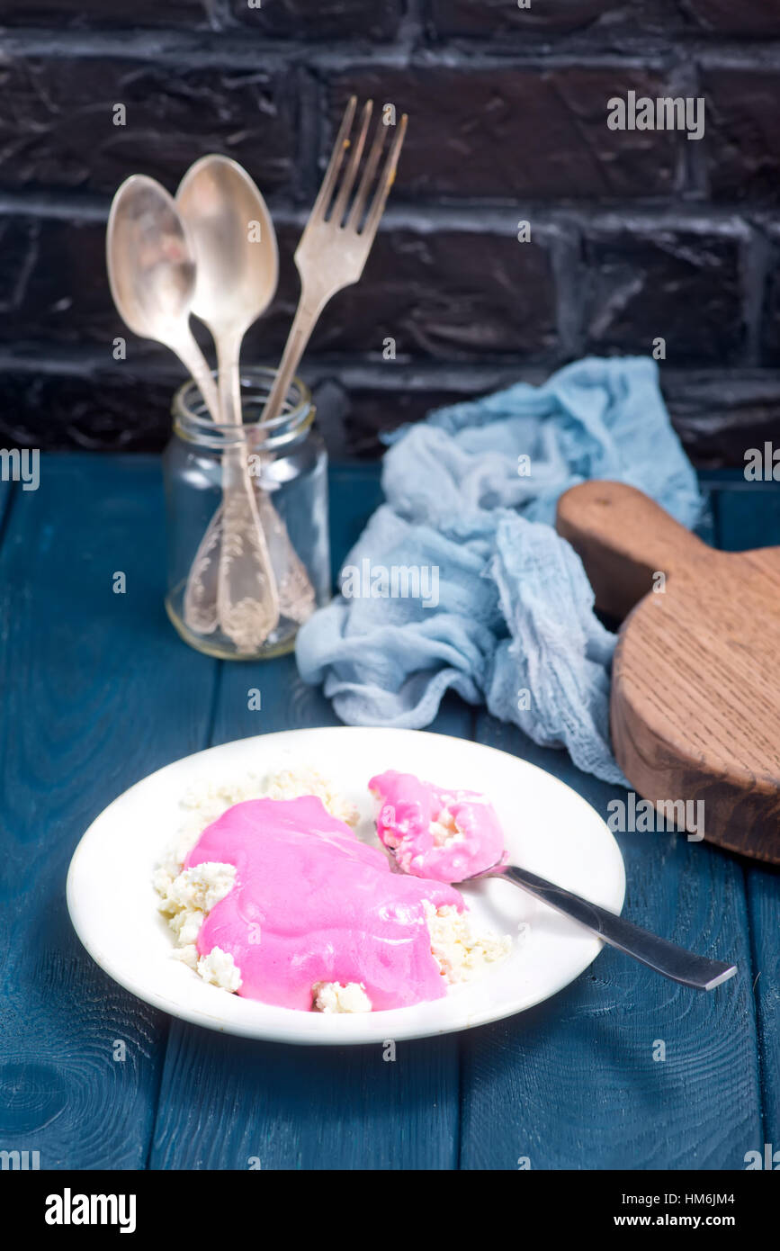 sweet cottage on plate and on a table Stock Photo - Alamy