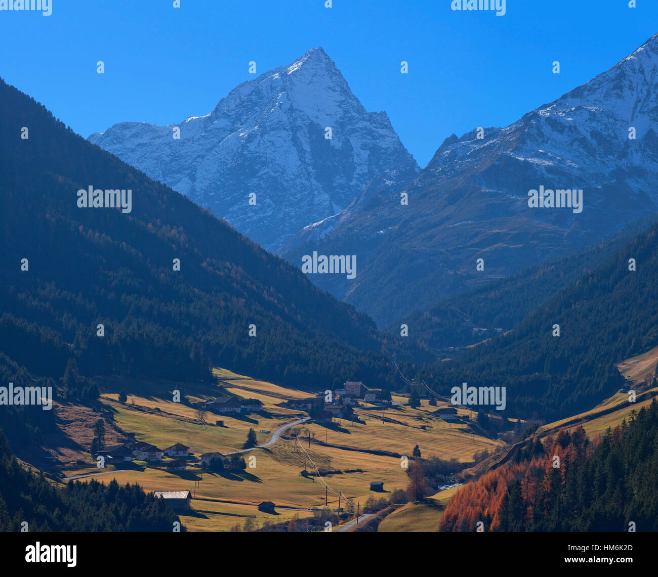 Faraway farms hi-res stock photography and images - Alamy