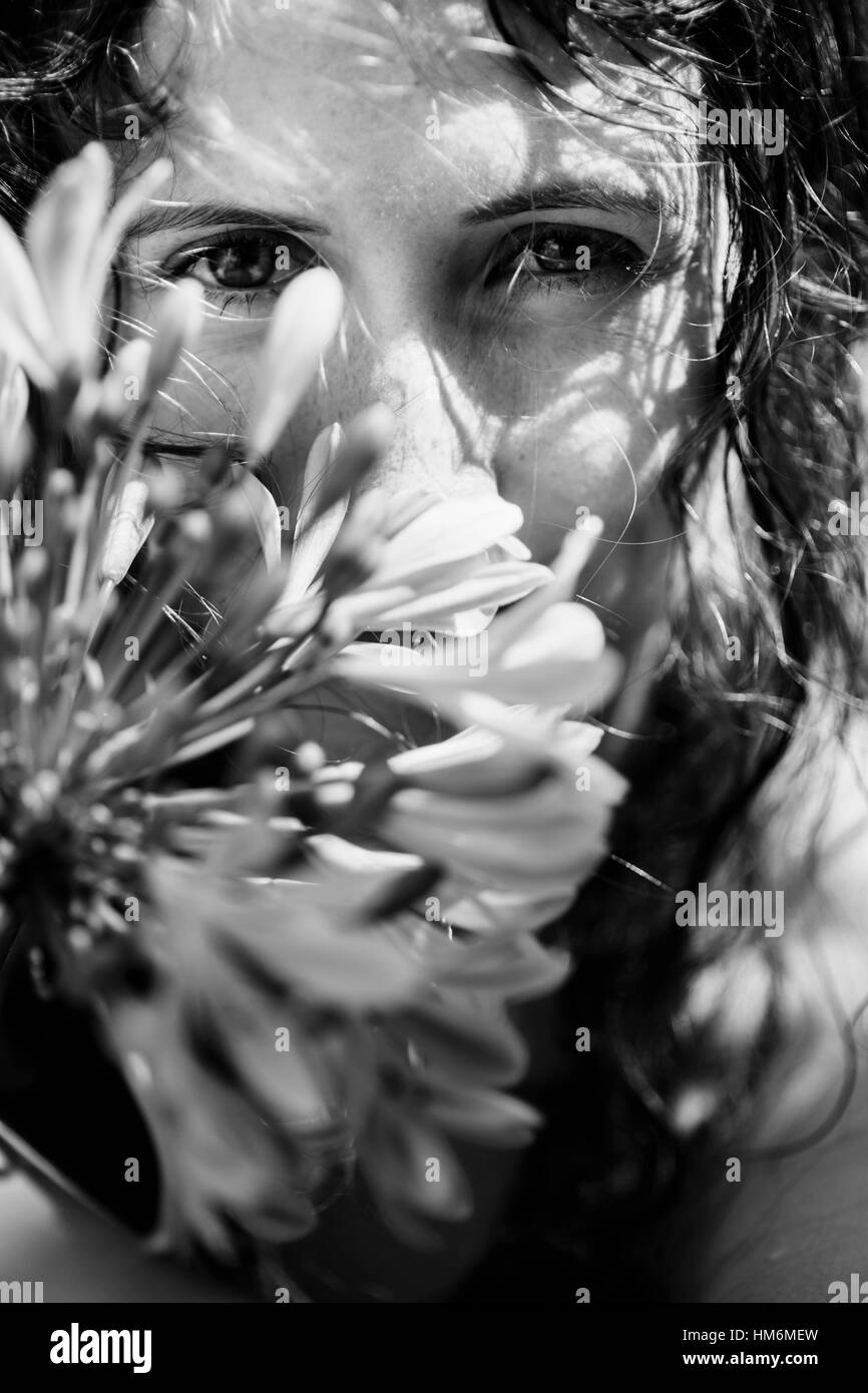 B w flower hi-res stock photography and images - Alamy