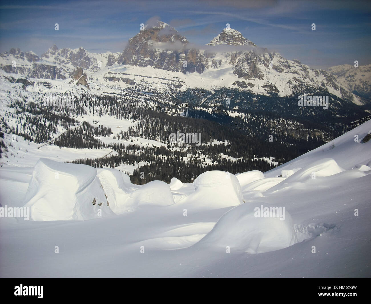 Snowy Peaks: Tofane Stock Photo - Alamy