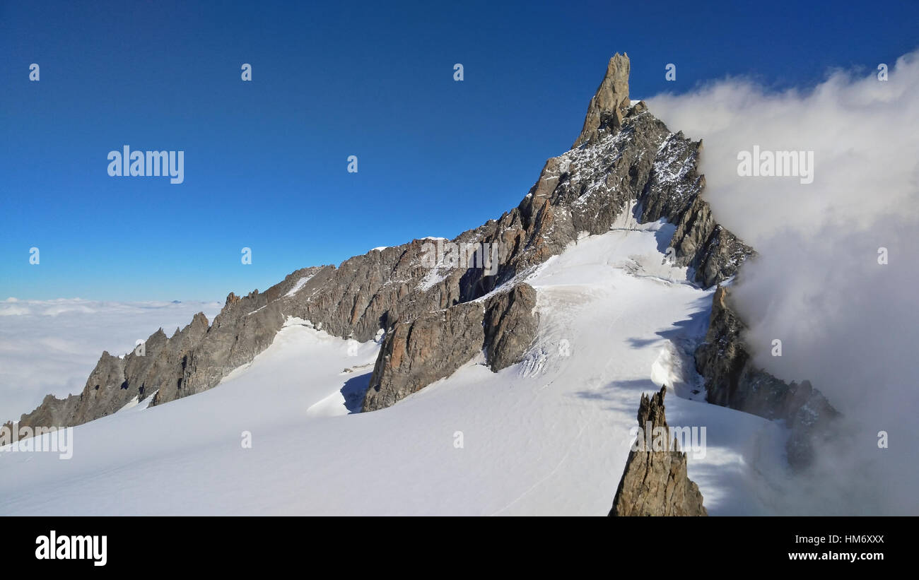 Cableway traverse hi-res stock photography and images - Alamy