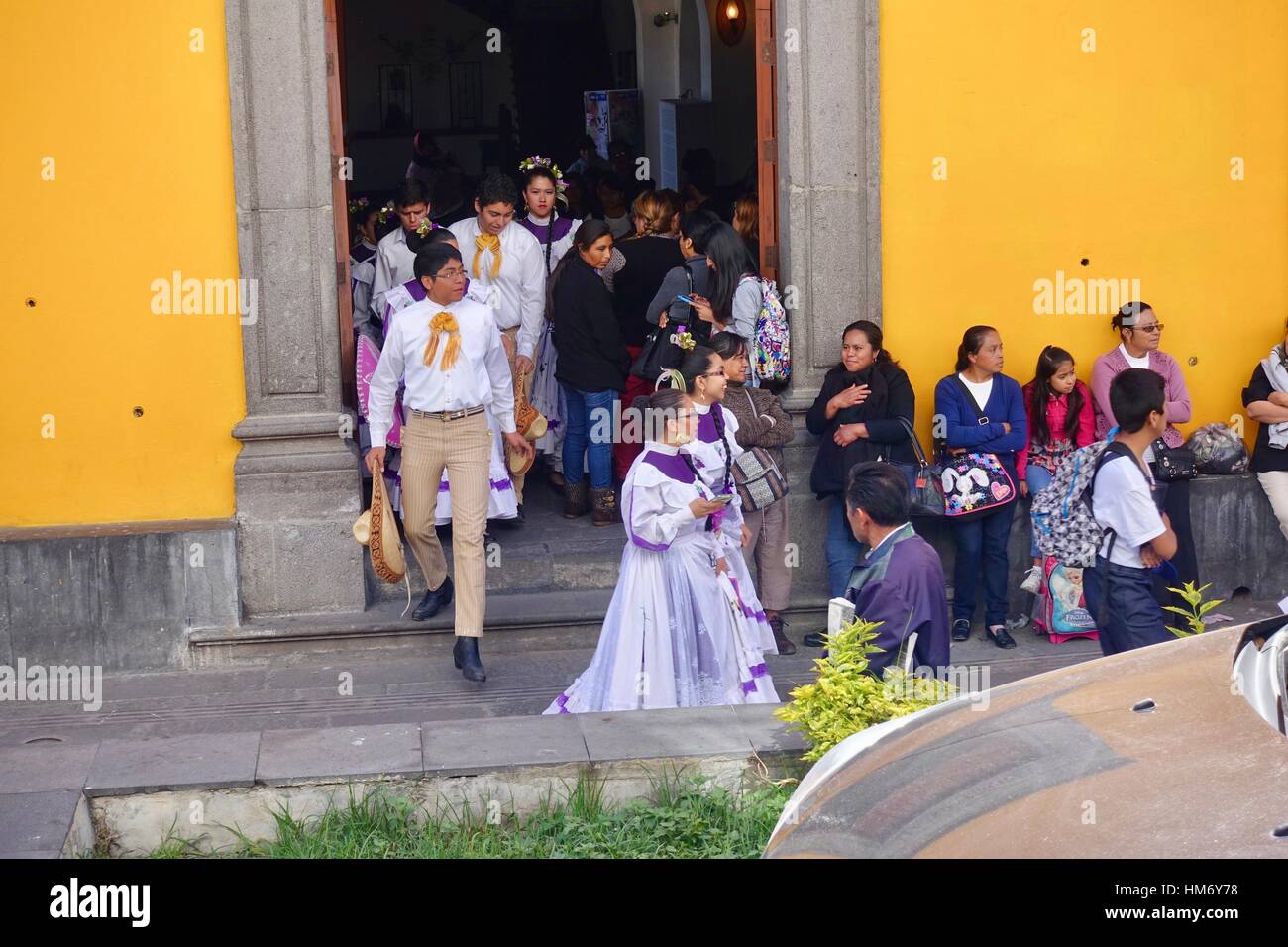 Día de los Muertos, Mexican Day of the Dead, students leaving building ...