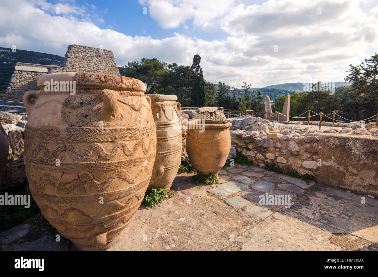 Minoan pot hi-res stock photography and images - Alamy