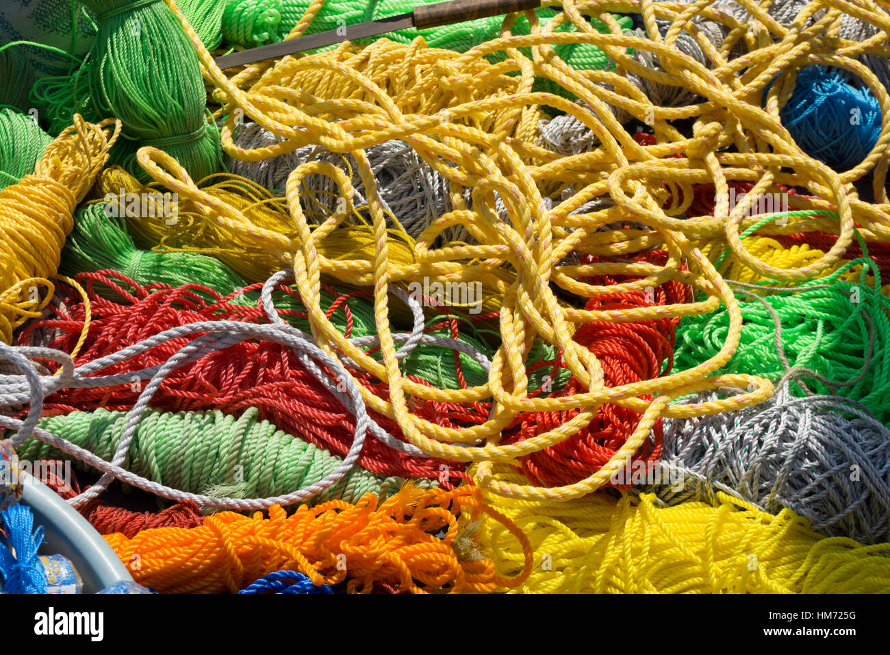 Coloured rope hi-res stock photography and images - Alamy