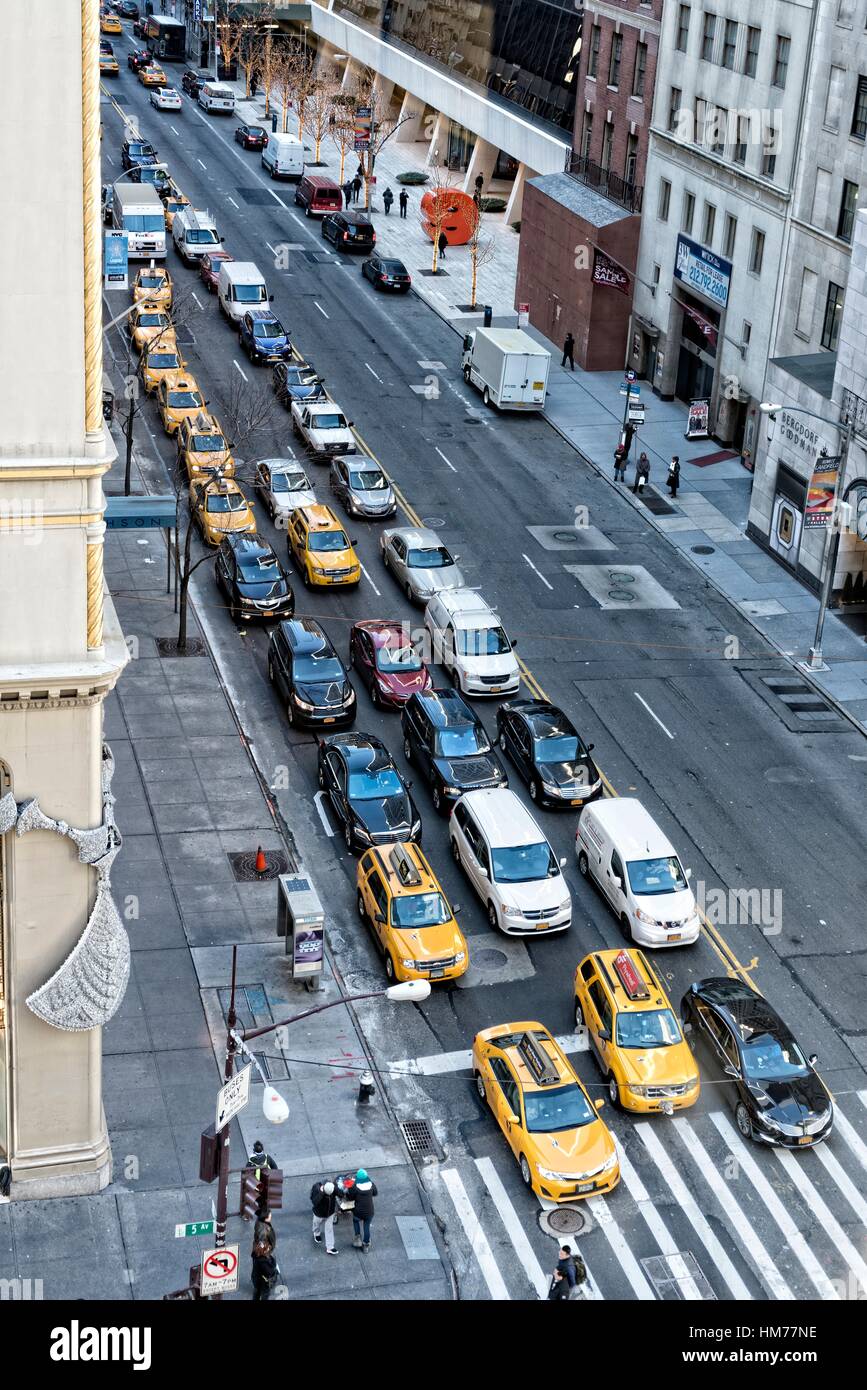 57th street and 5th avenue hi-res stock photography and images - Alamy
