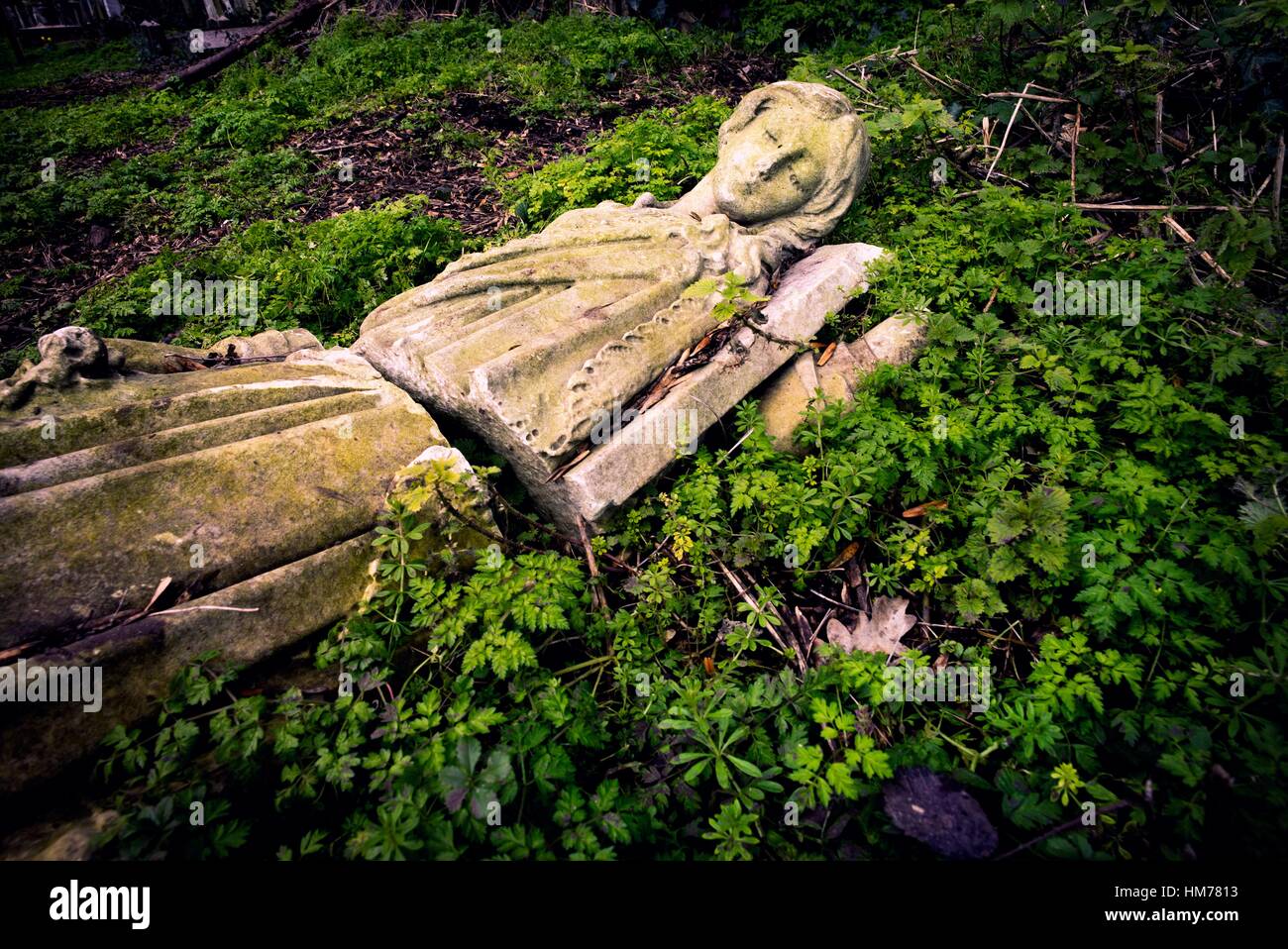 Sleeping lady sculpture hi-res stock photography and images - Alamy