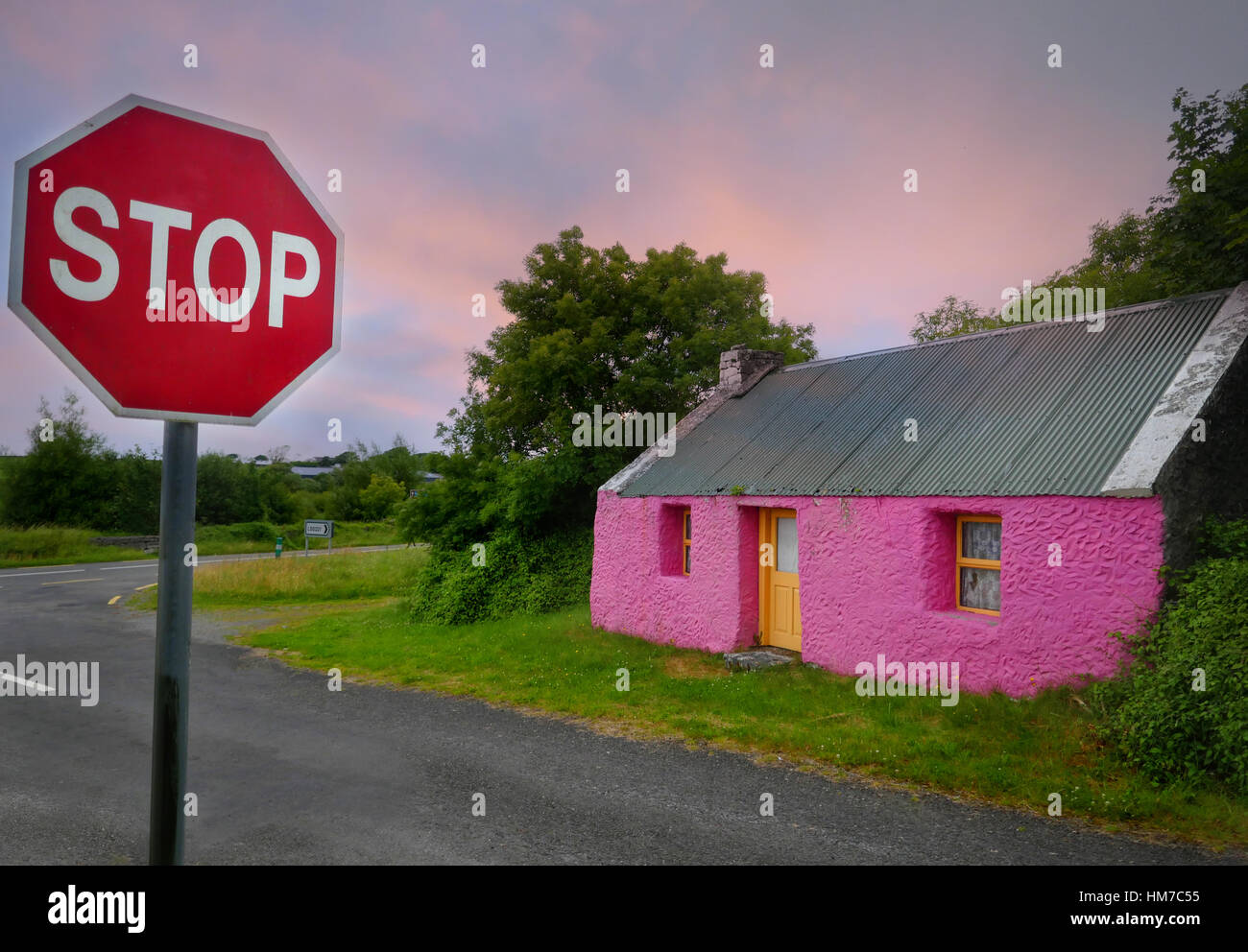 Pink cottage in rural Ireland Stock Photo - Alamy