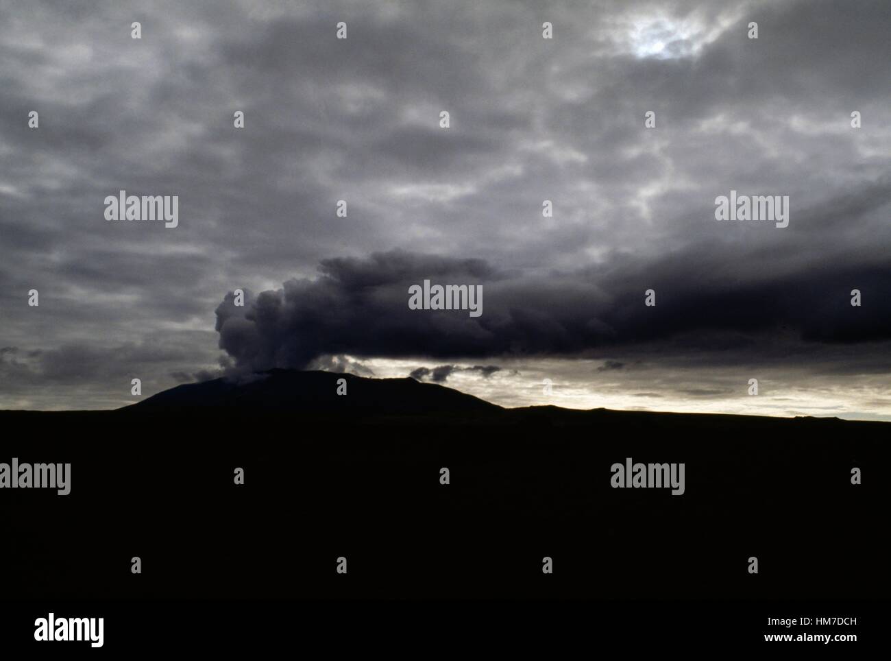 Hekla volcano (1491 metres) erupting, Iceland Stock Photo - Alamy