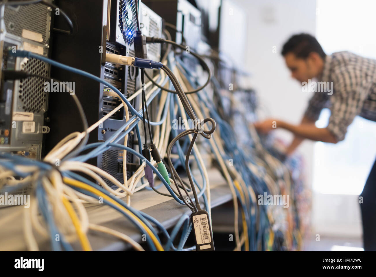 Tangled cables hi-res stock photography and images - Alamy