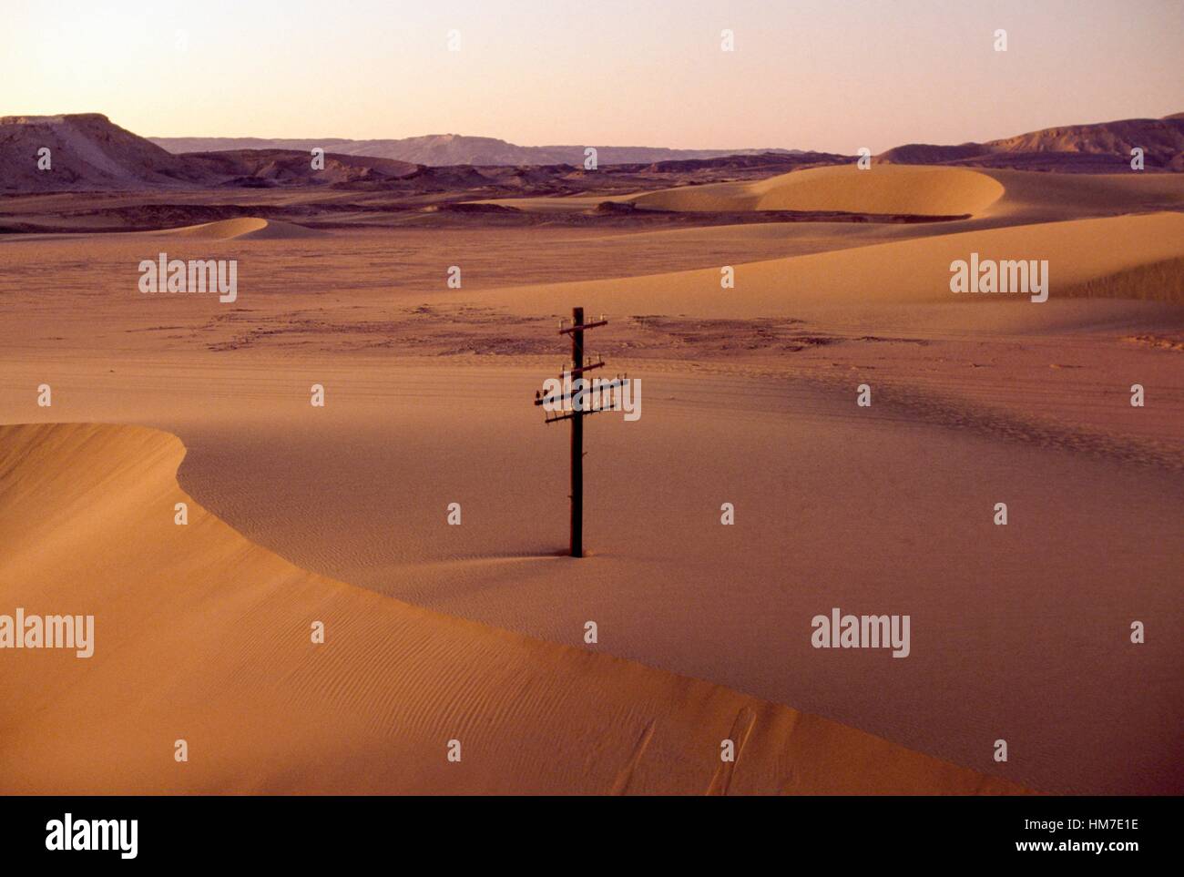 Sand dunes near Kharga Oasis, Sahara Desert, Egypt Stock Photo - Alamy