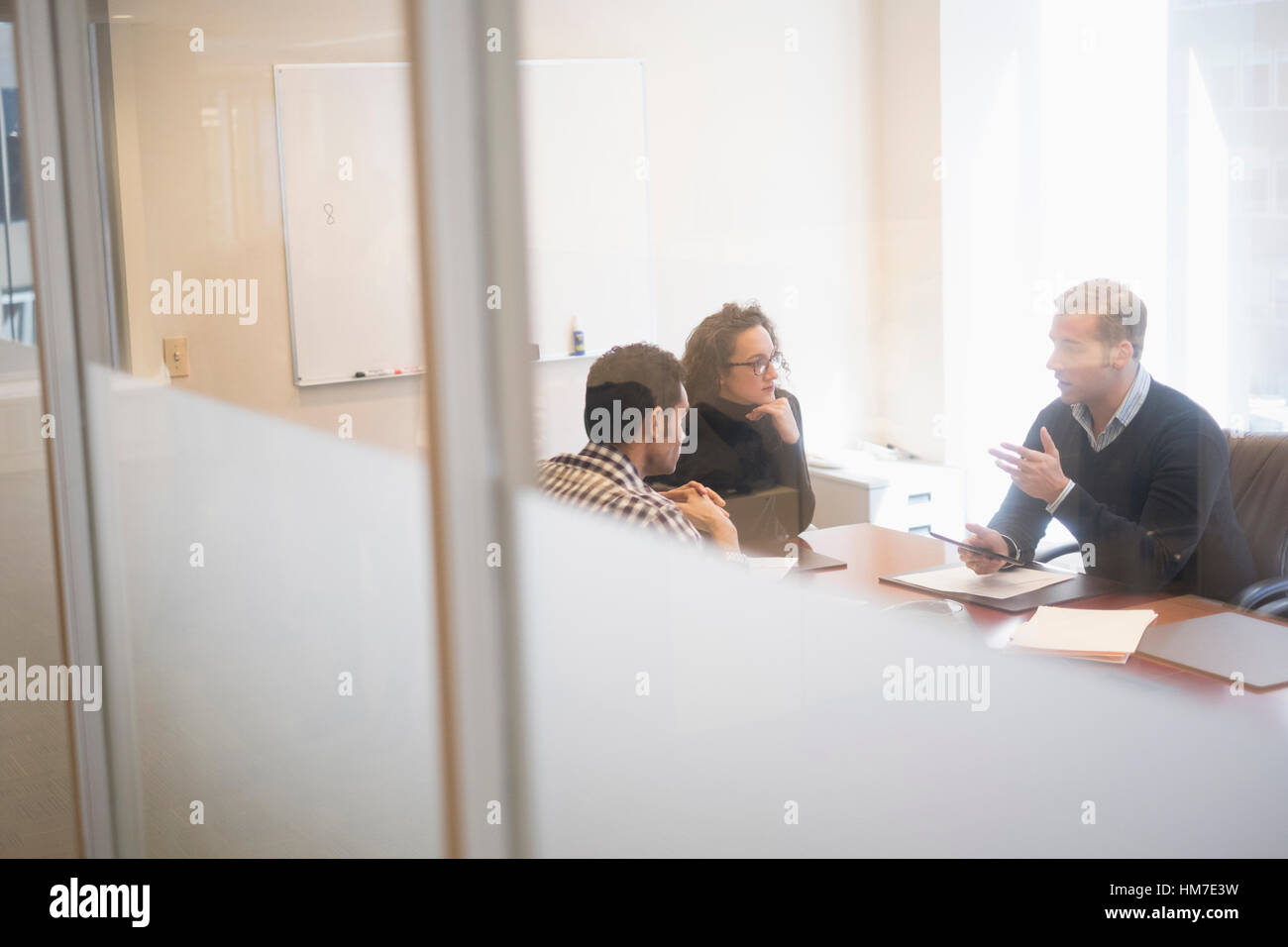 Men in meeting conference room hi-res stock photography and images - Alamy