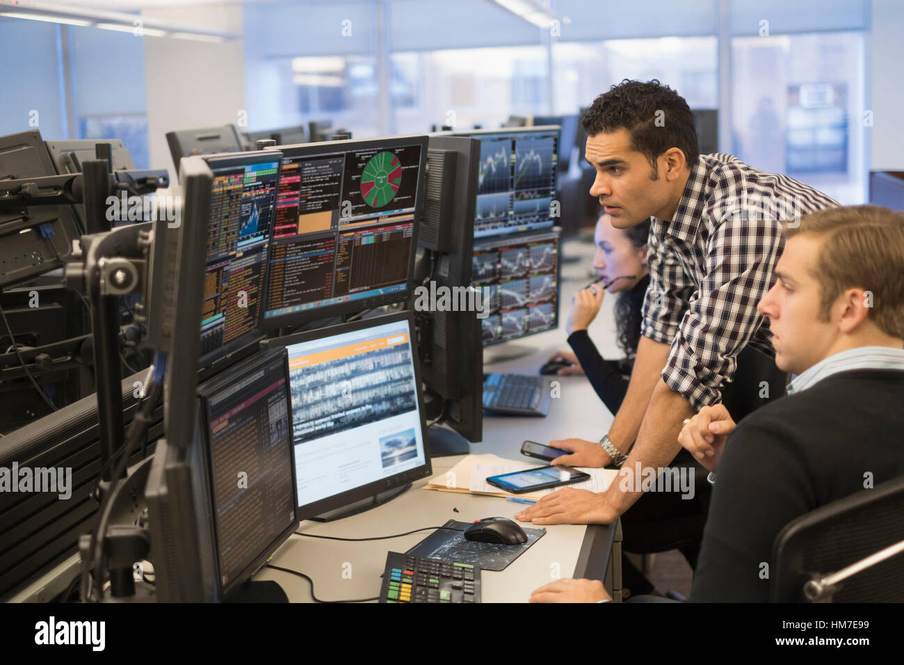 Young multi ethnic computer hi-res stock photography and images - Alamy