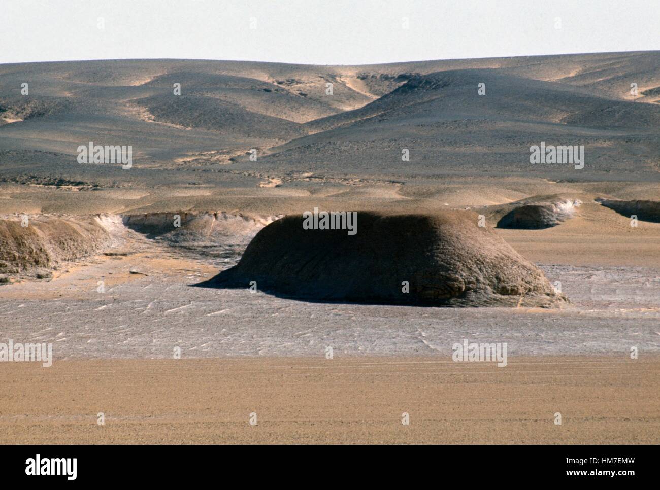 Sahara desert rock formations hi-res stock photography and images - Alamy