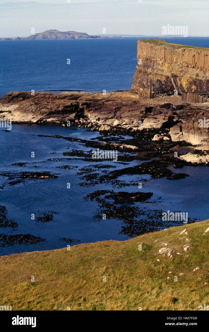Staffa island people hi-res stock photography and images - Alamy
