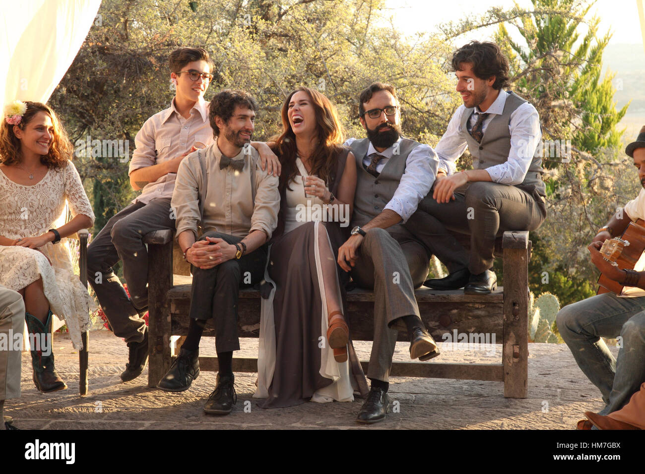 UN PADRE NO TAN PADRE, from left, Camila Selser, Sergio Mayer Mori ...