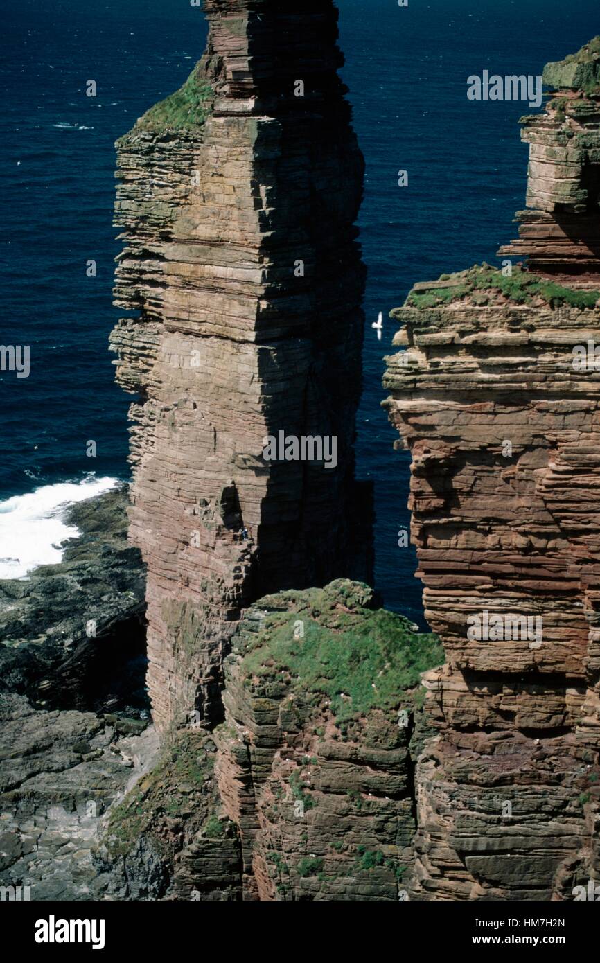 Red sandstone stack on plinth hi-res stock photography and images - Alamy