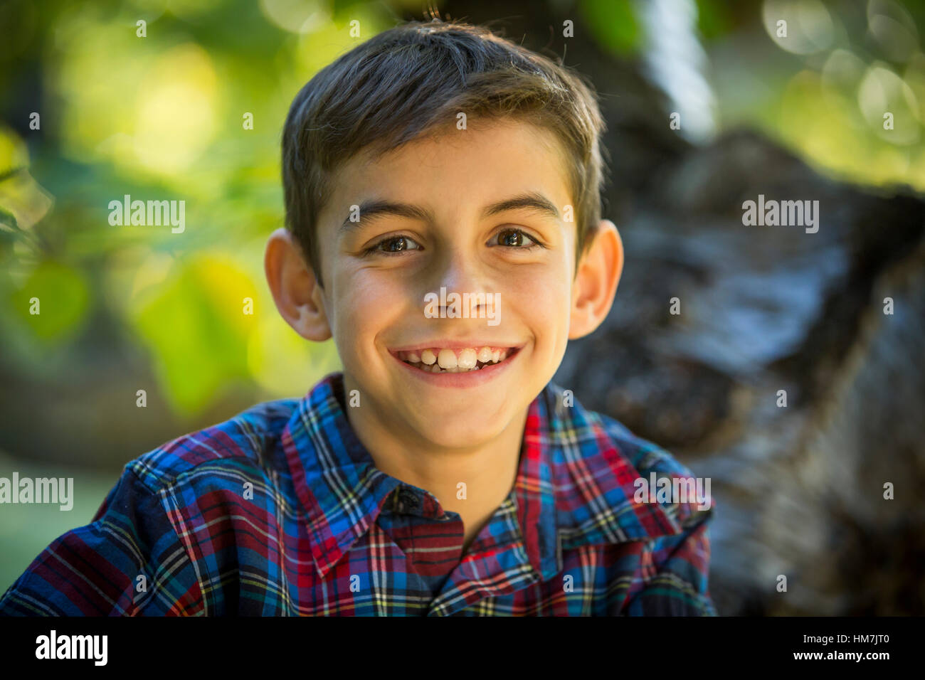 Portrait of smiling boy Stock Photo - Alamy