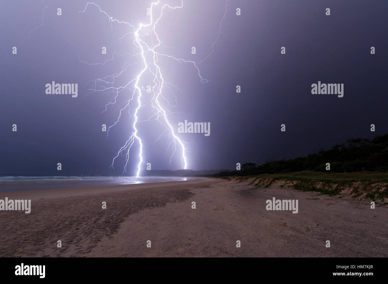 Lightning storm ocean hi-res stock photography and images - Alamy