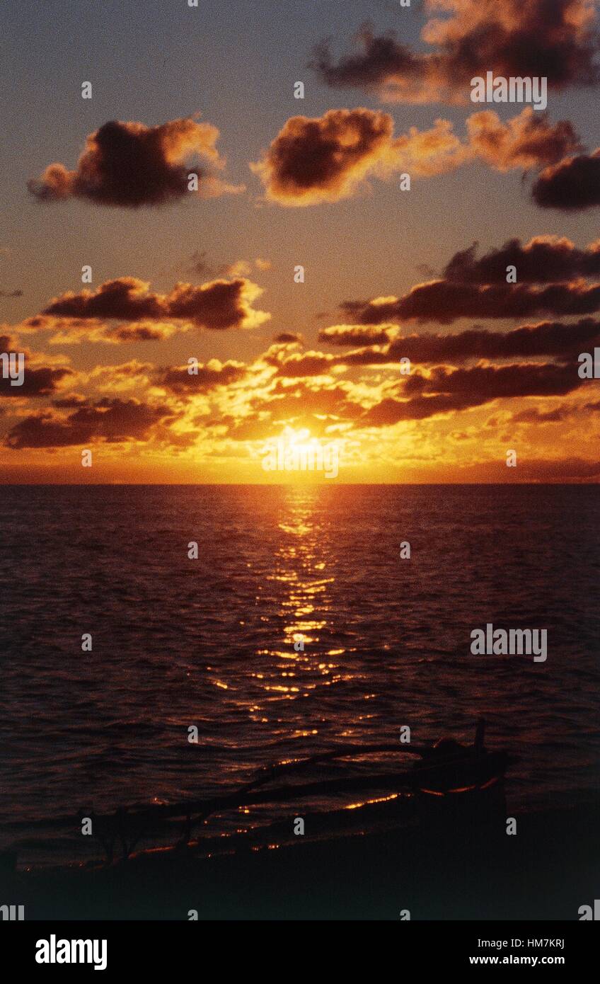 Sunset seen from Pointe Matira beach, Bora Bora, Society islands ...