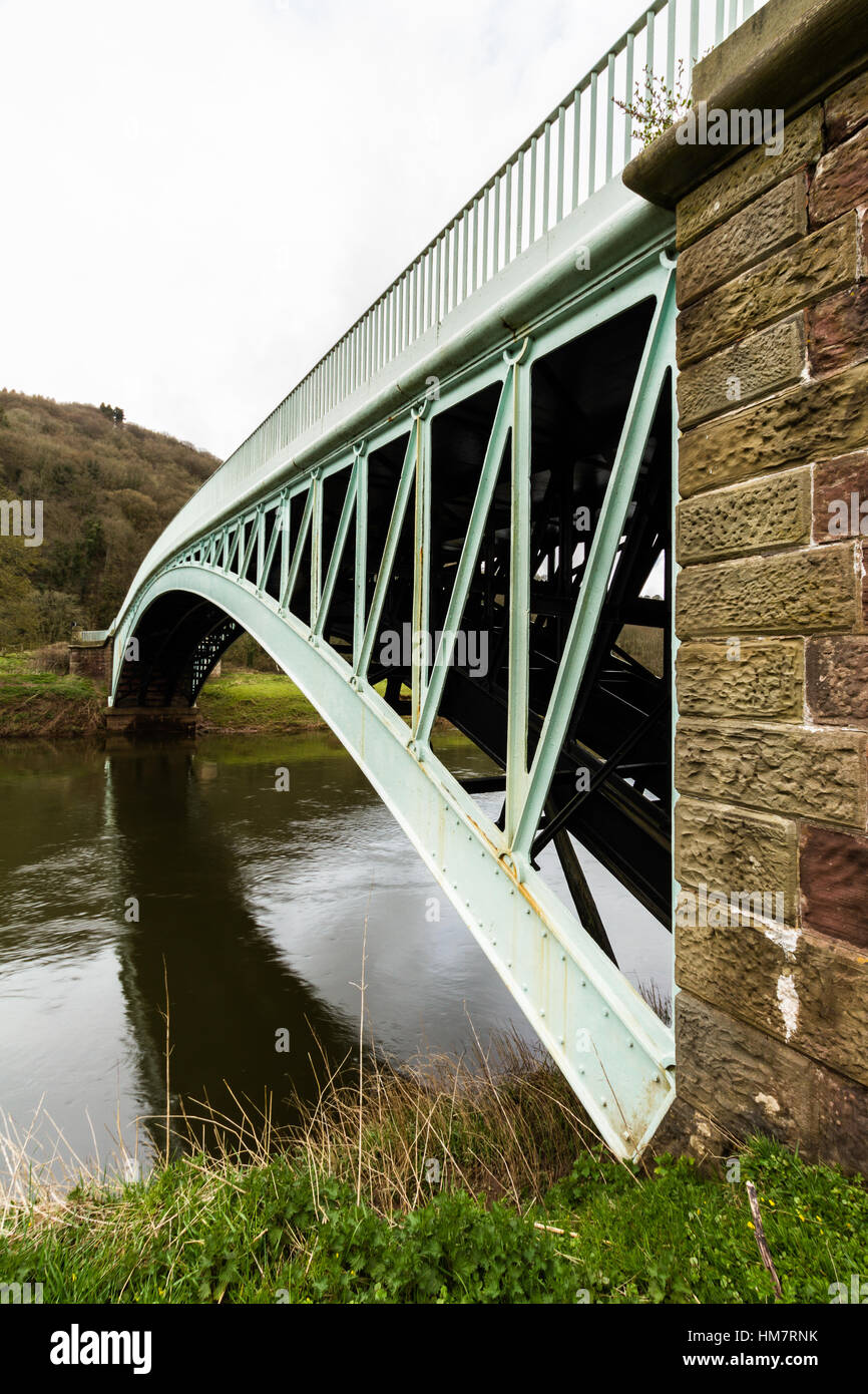 River wye cast iron bridge hi-res stock photography and images - Alamy