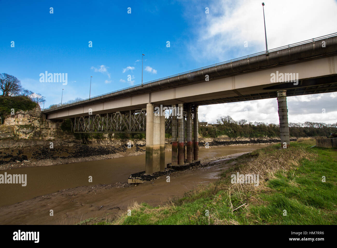 Concrete road bridge over River Wye connecting England and Wales ...