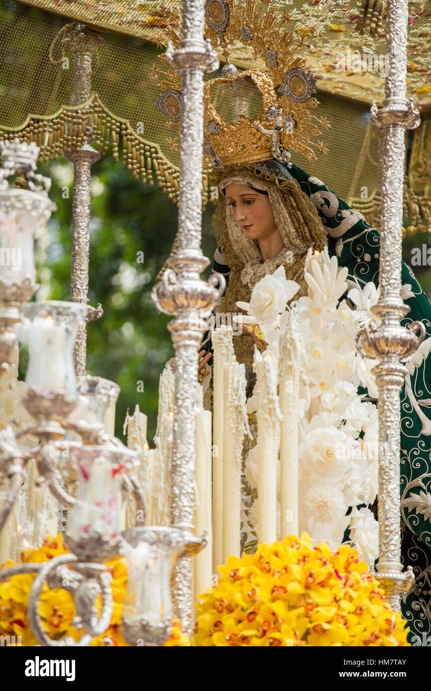 Virgin mary statue candle hi-res stock photography and images - Alamy