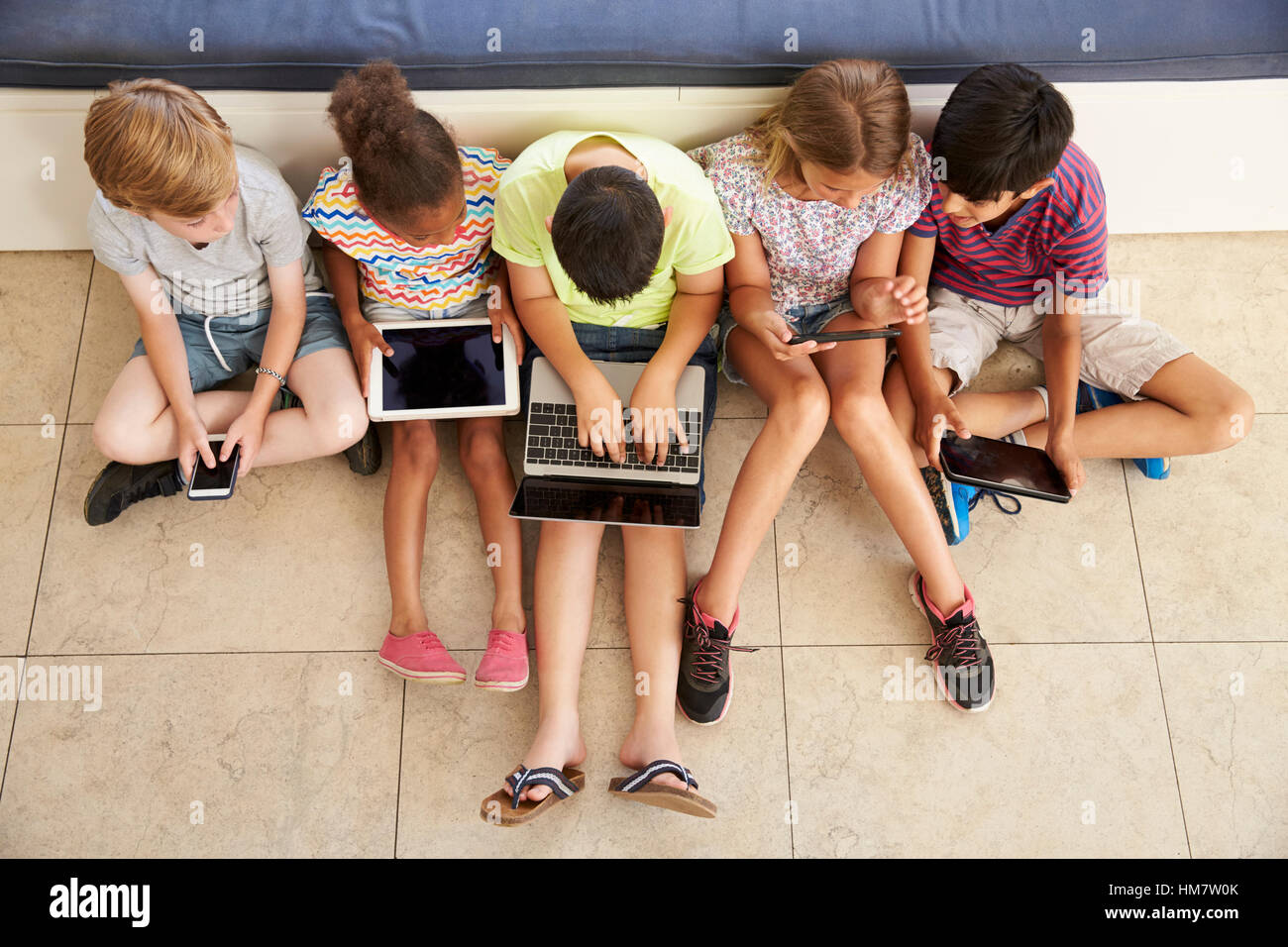 Children group fun overhead hi-res stock photography and images - Alamy