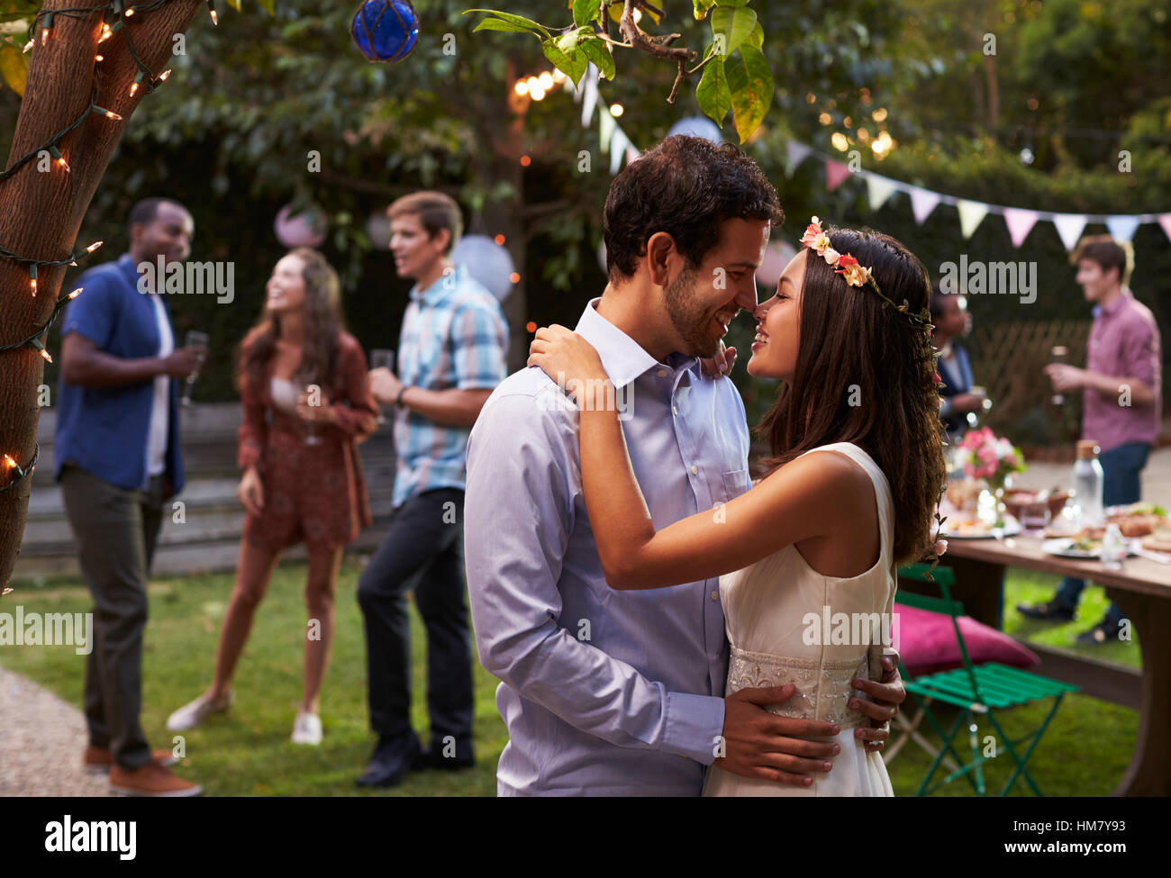 Dancing backyard party hi-res stock photography and images - Alamy