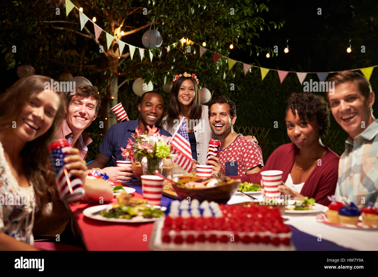 4th of july party and backyard hi-res stock photography and images - Alamy