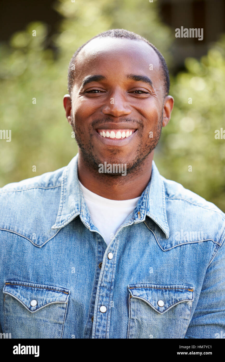 African american happy man hi-res stock photography and images - Alamy