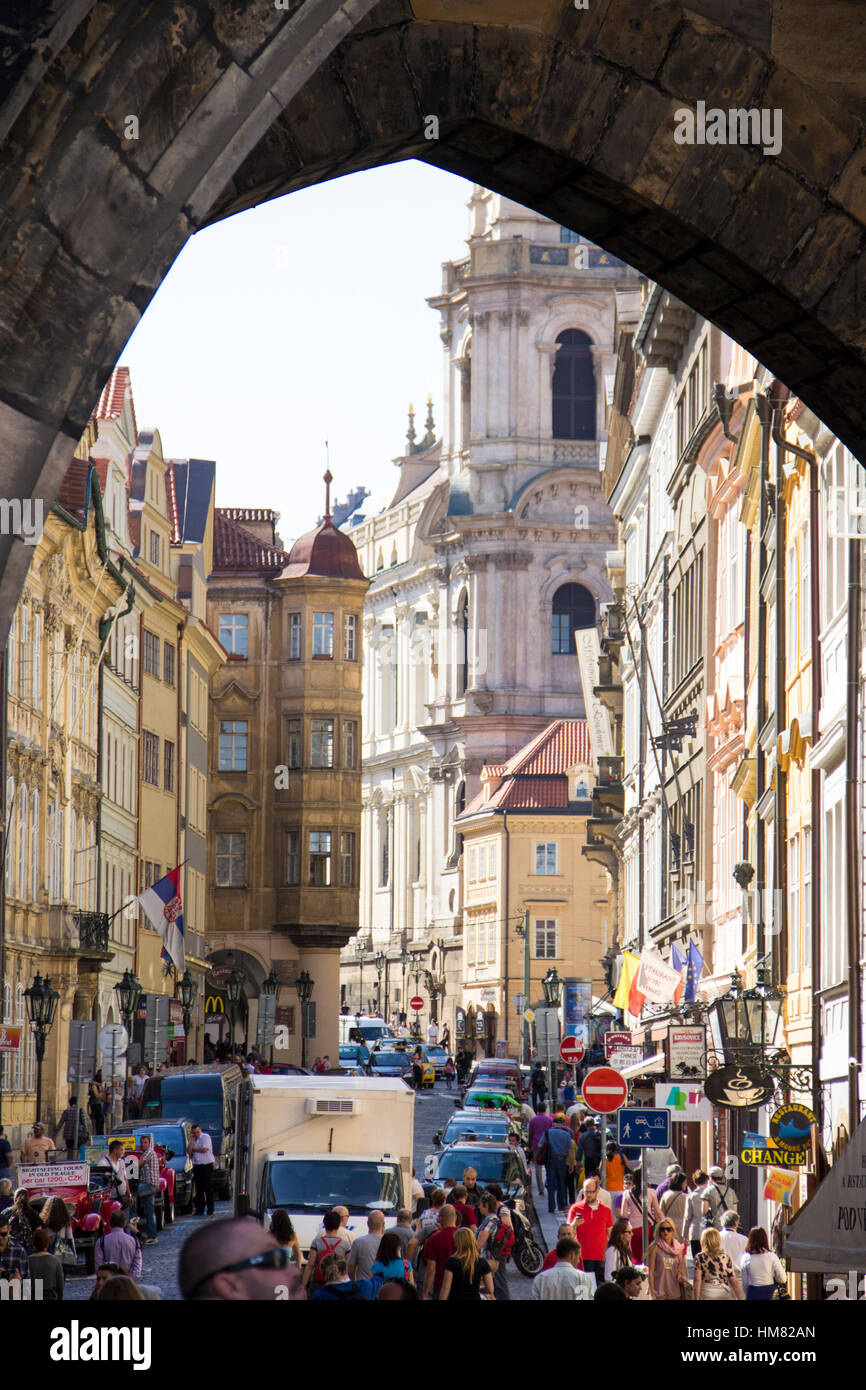 Busy street medieval buildings town hi-res stock photography and images ...
