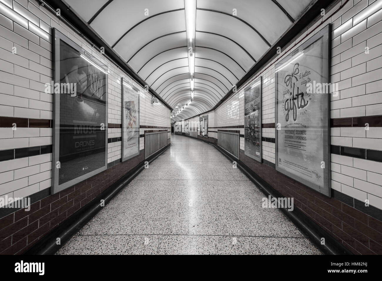 Baker street underground tube station hi-res stock photography and ...