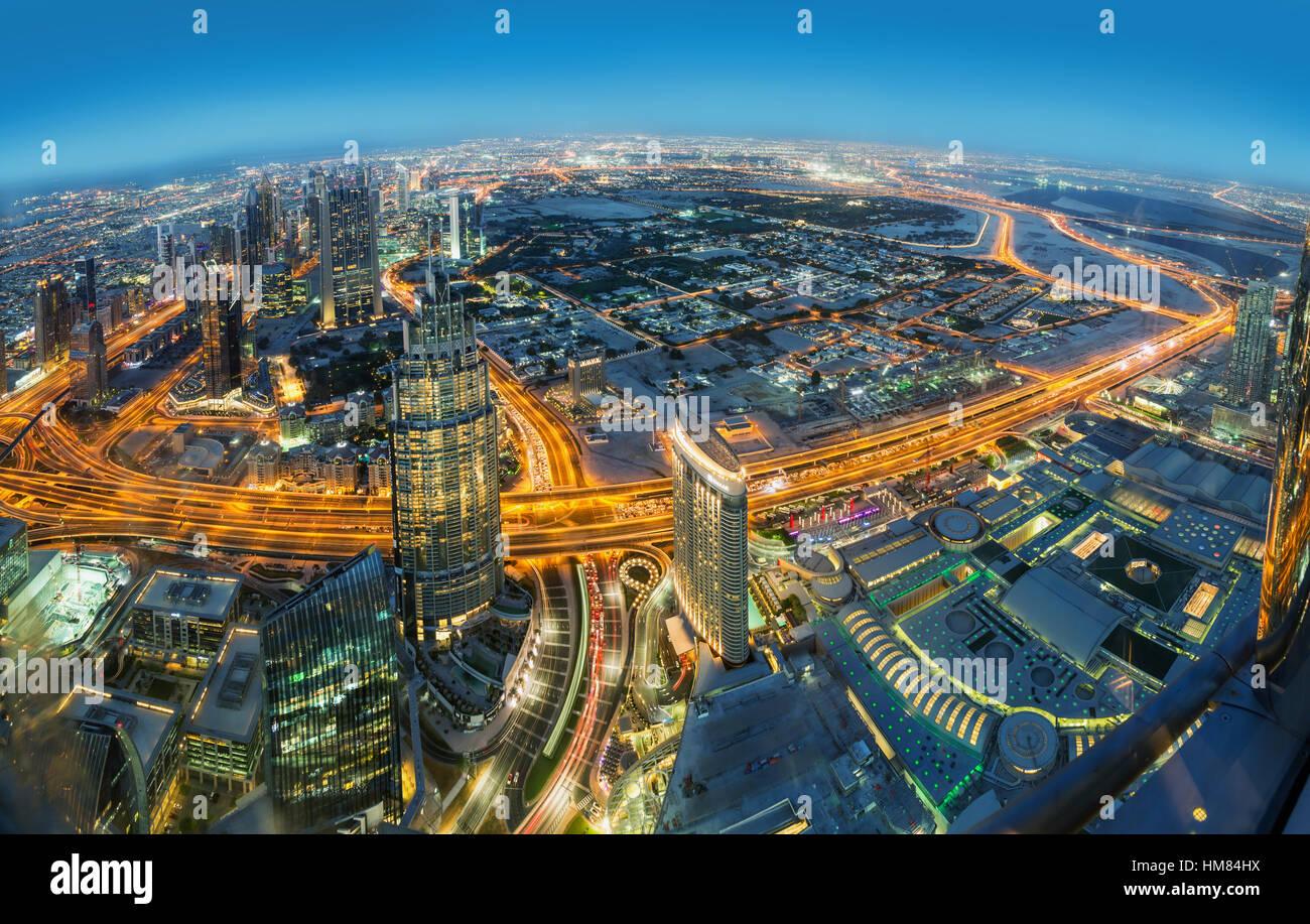 DUBAI - NOVEMBER 08, 2016: Dubai Night View. Panoramic view from Burj ...