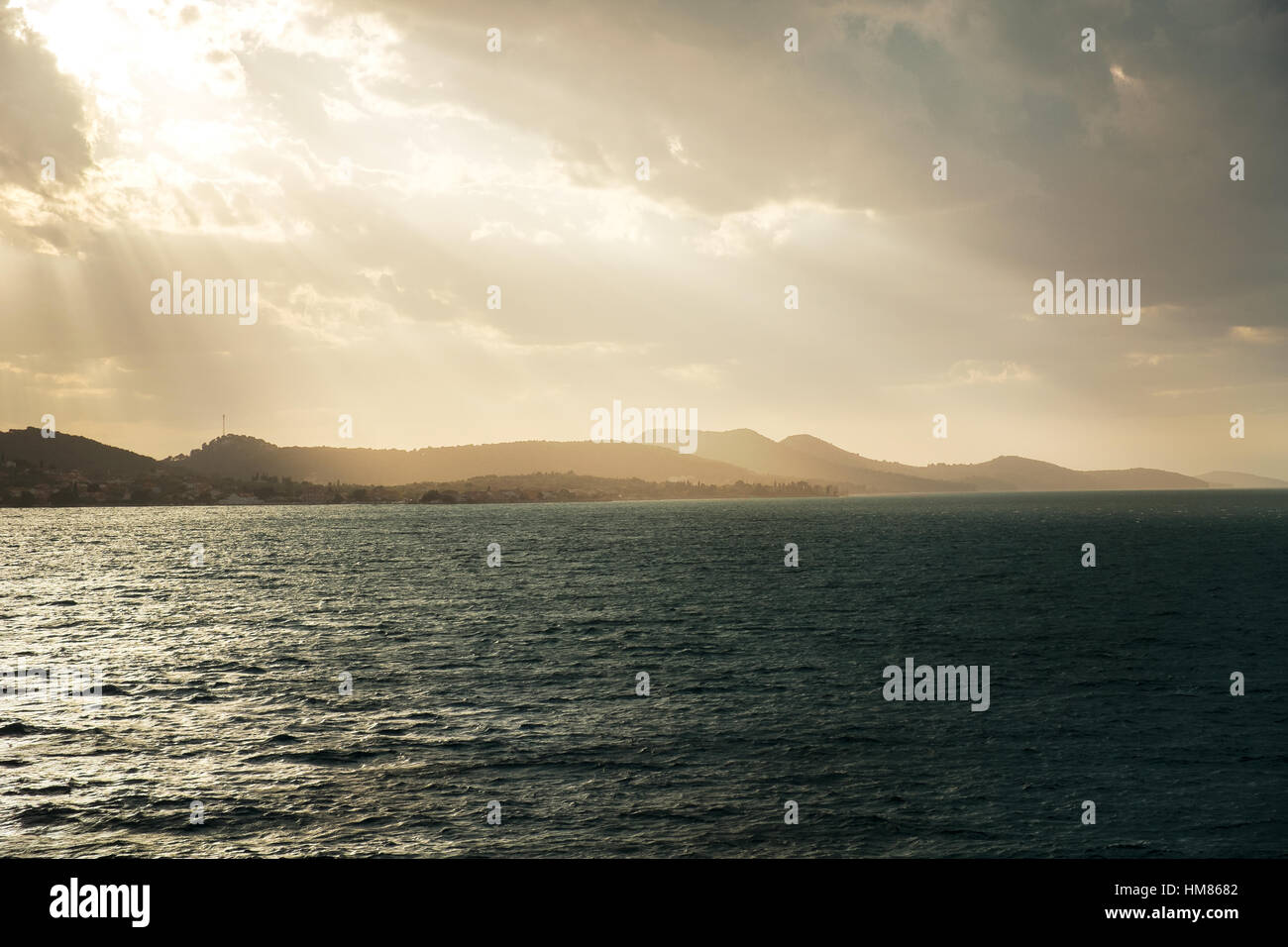 Sunbeam on the sea hi-res stock photography and images - Alamy